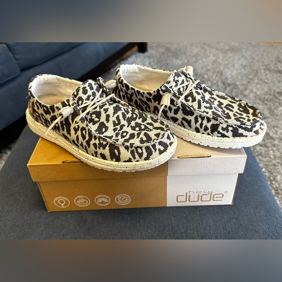 Hey Dude | Shoes | Hey Dude Ladies Wendy Leopard Print Size Us 7 Eu 38 ...